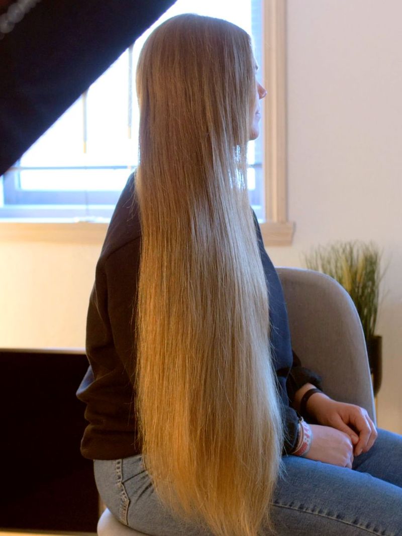 VIDEO - Some of the longest hair you have ever seen!