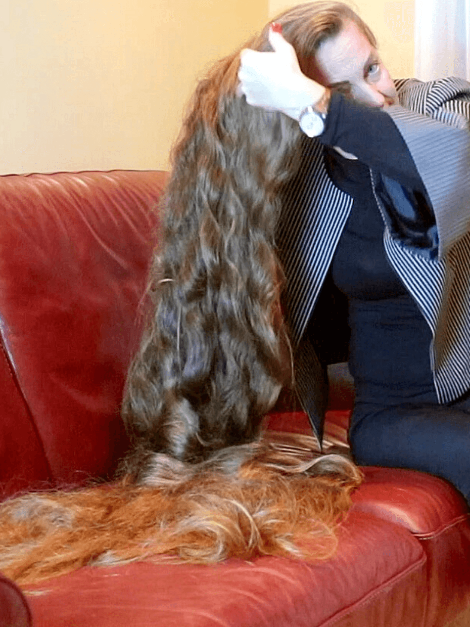 VIDEO - Super heavy floor length hair