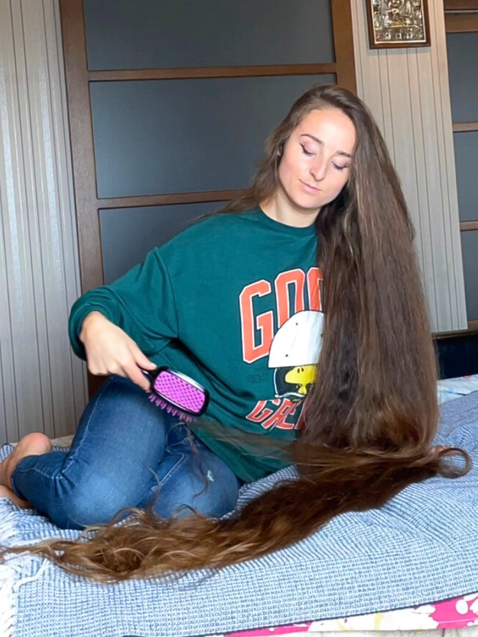 PHONE VIDEO - Extremely long hair play before bed