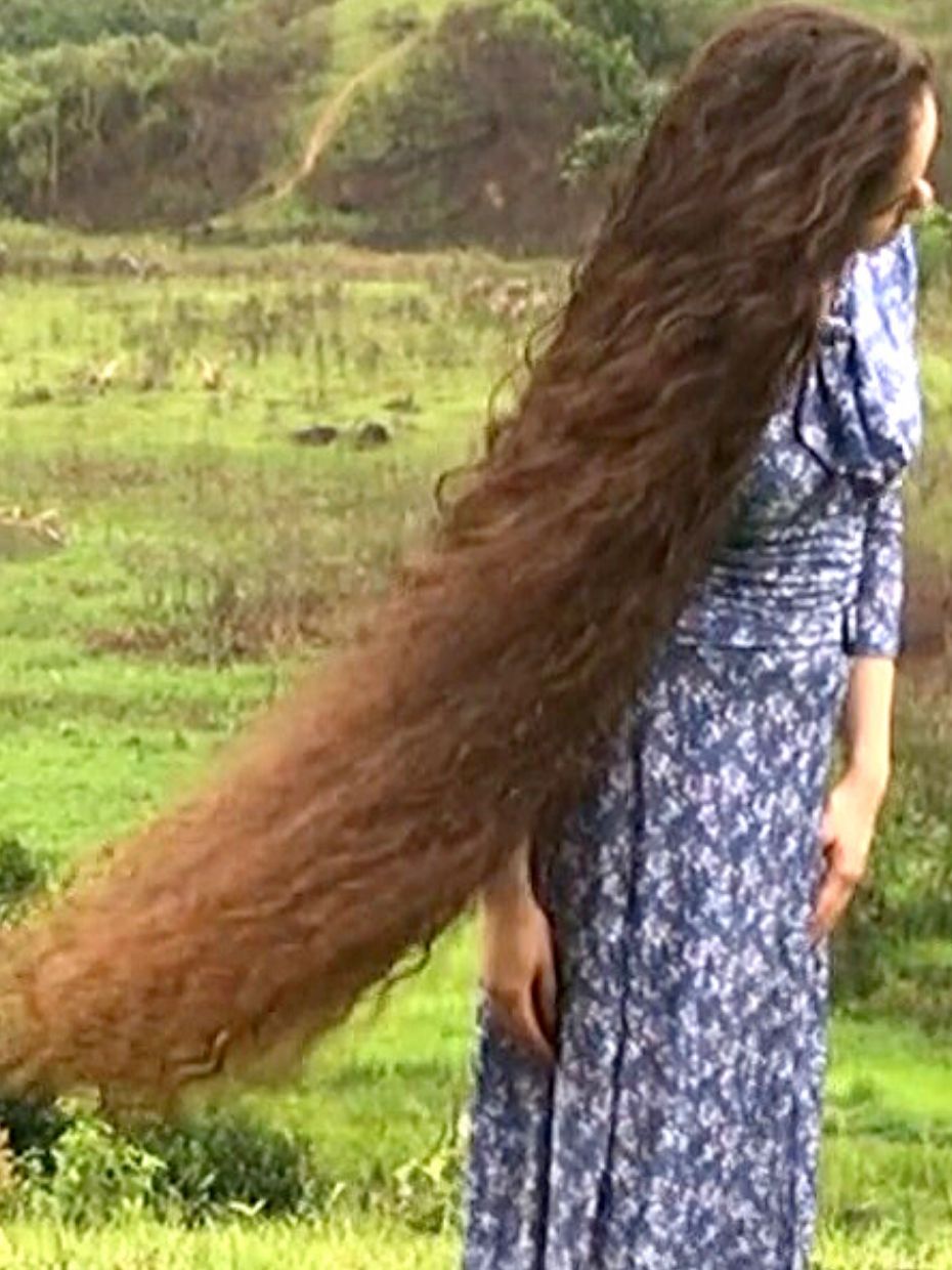 PHOTO SET - All that hair! photoshoot