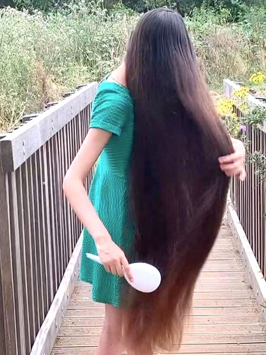VIDEO - This is the definition of perfect hair!