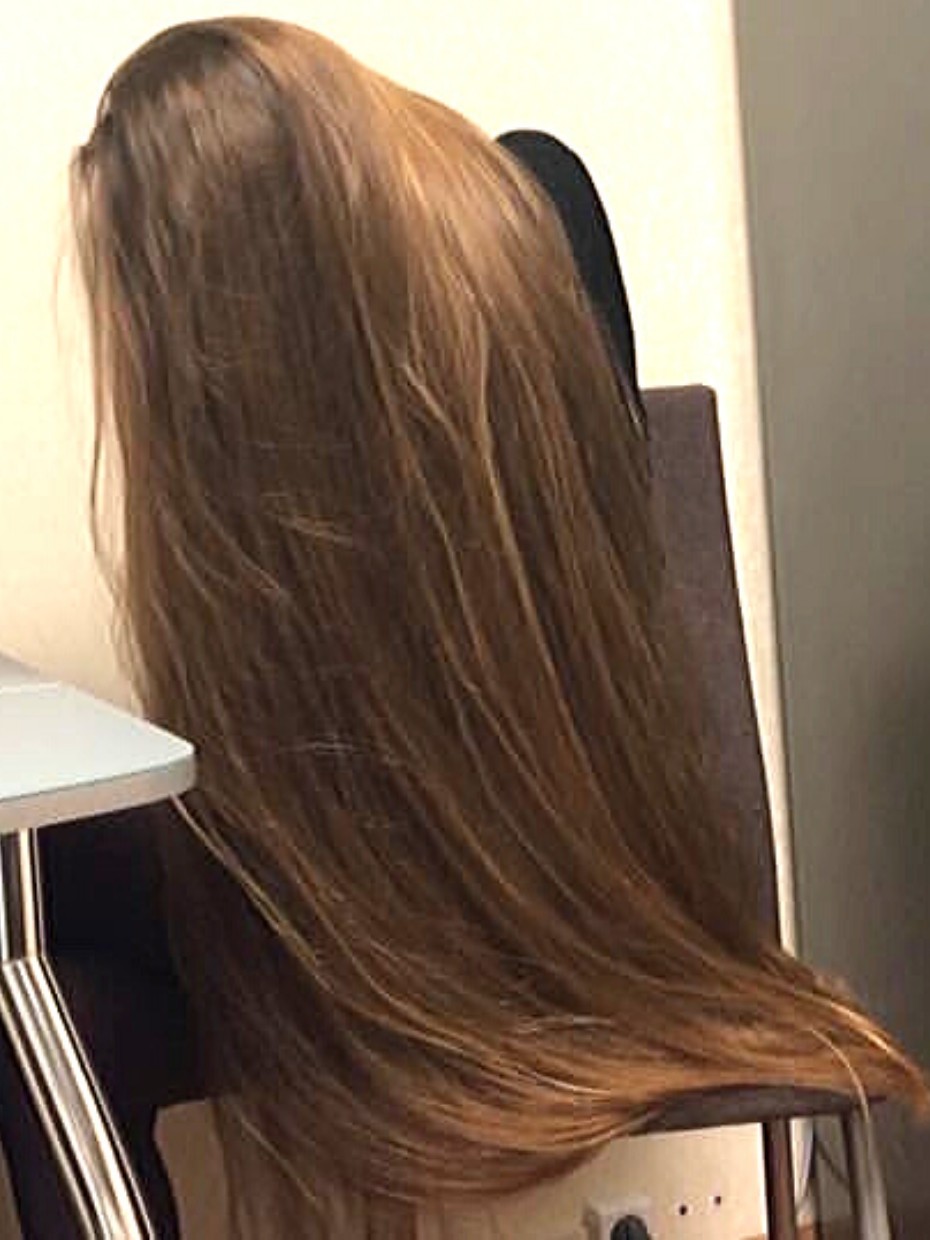 VIDEO - Ultimate floor length hair play