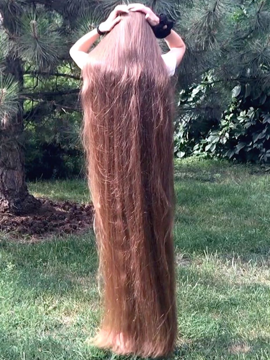 VIDEO - The trampoline Rapunzel shoot BTS