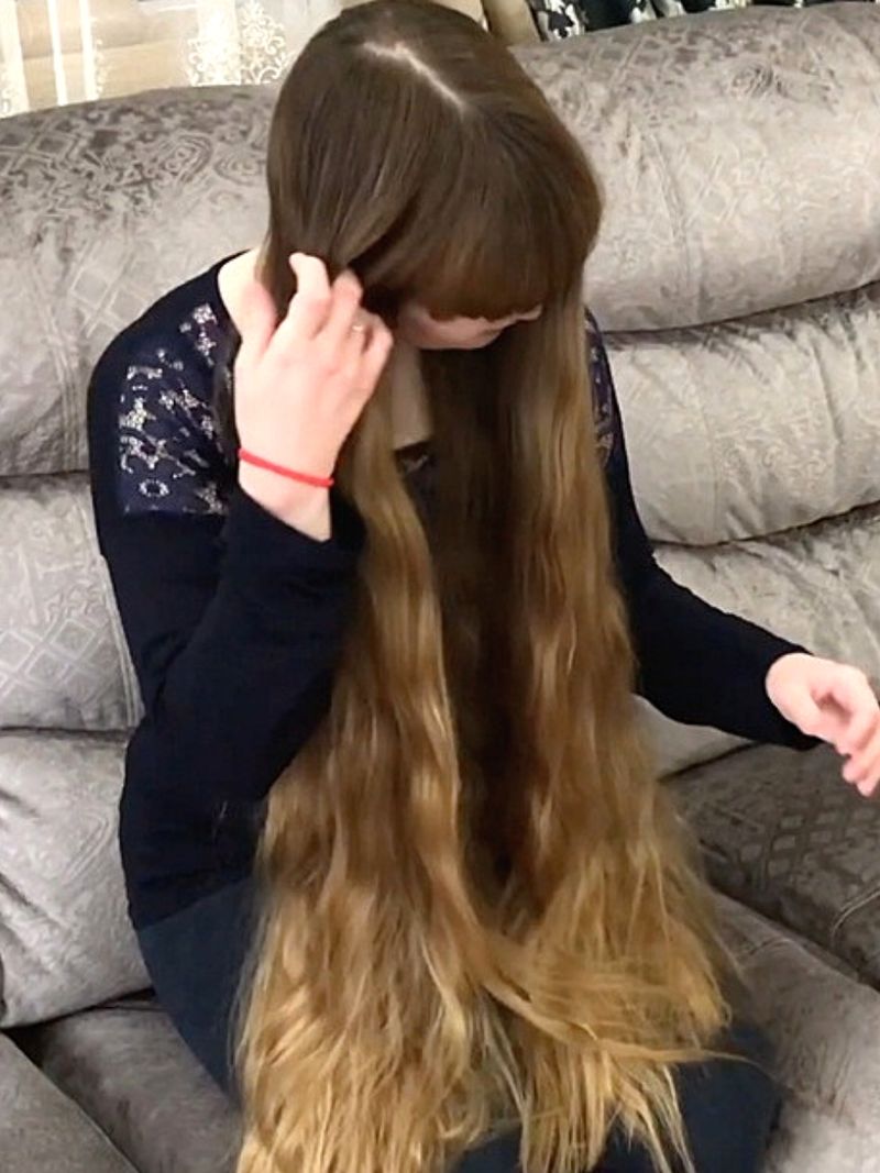 VIDEO - Christina's crimped hair
