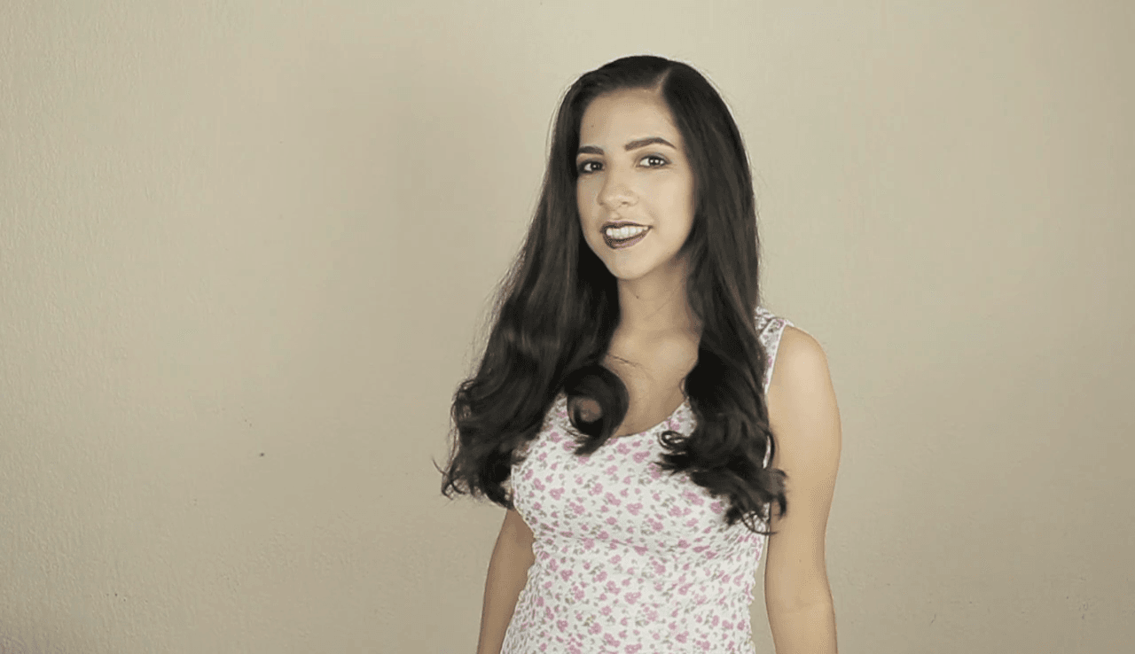 Eliana "Short classic bob cut"