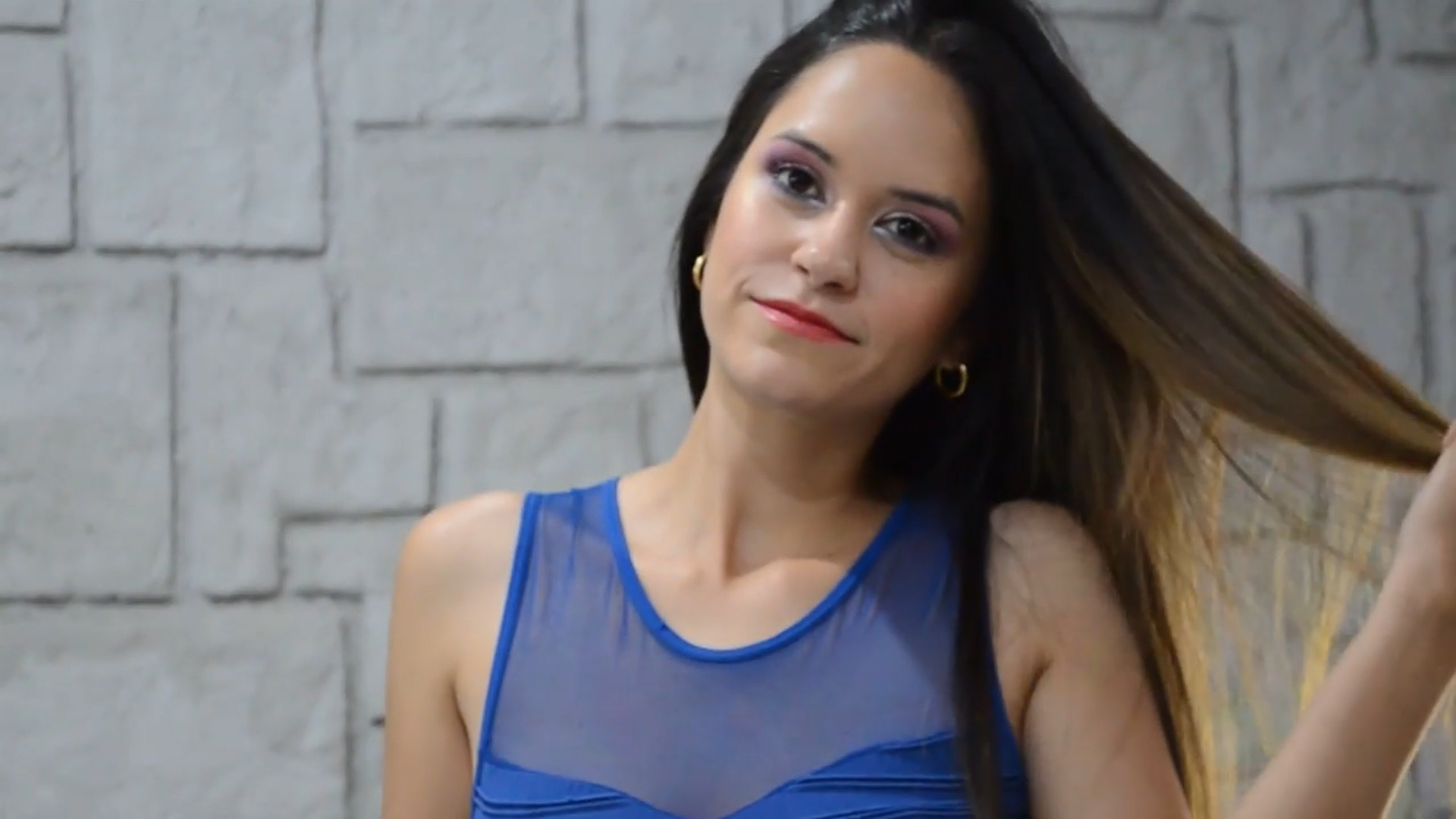 Jenni "long hair with curls"