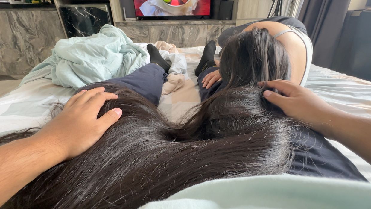 Combo 2 POV videos: Selia let you freely play her hair while she's watching youtube