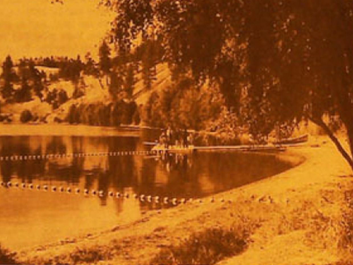 Hunting Lake Resorts