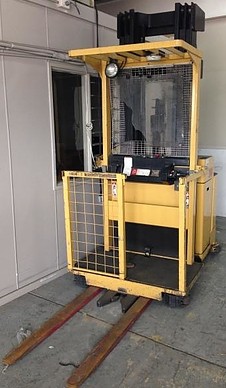 Hyster R30E, R30EA, R30EF, R30ES Electric Reach Truck