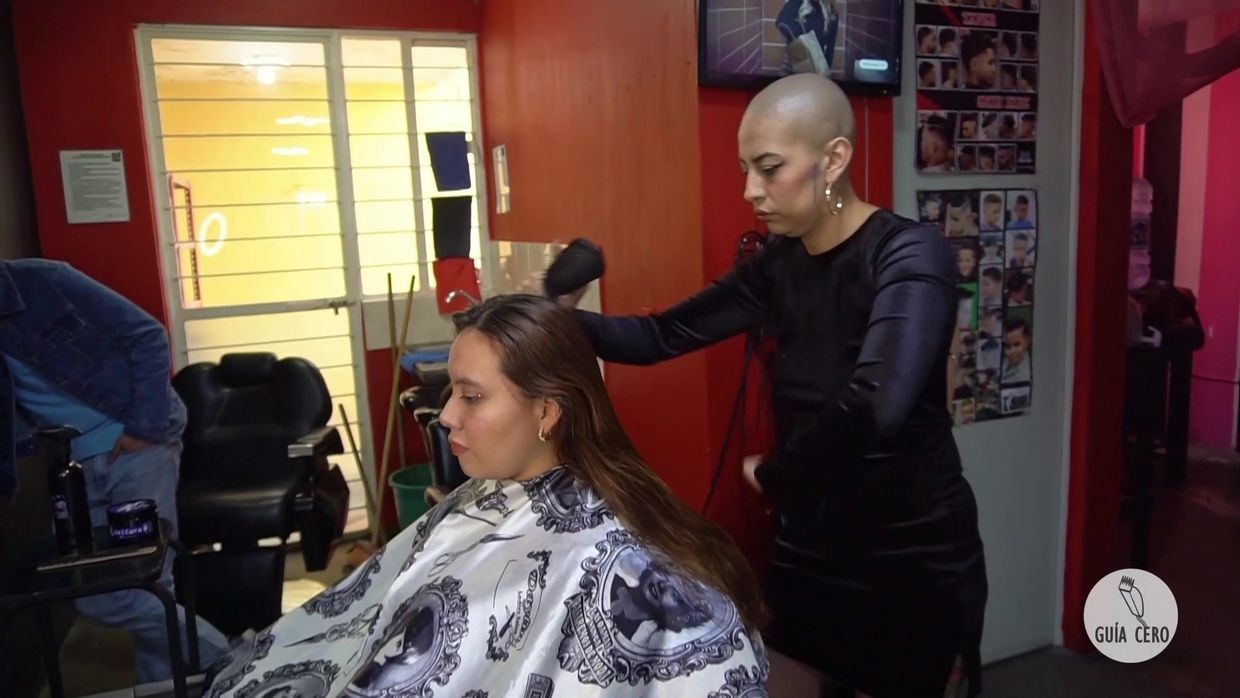 102 Candy & Marisol: short to headshave (Candy), long, only pigtail ...