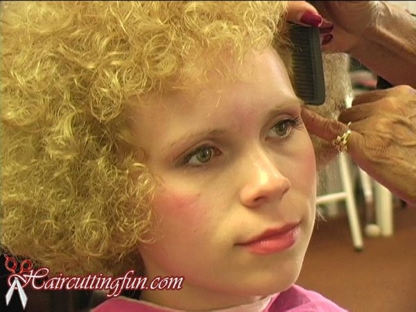 Anneli's Real Afro Perm and Brush Out - Video VOD Digi