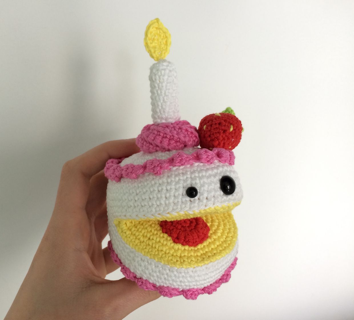 Crochet pattern cake dessert birthday sweets beginner tutorial