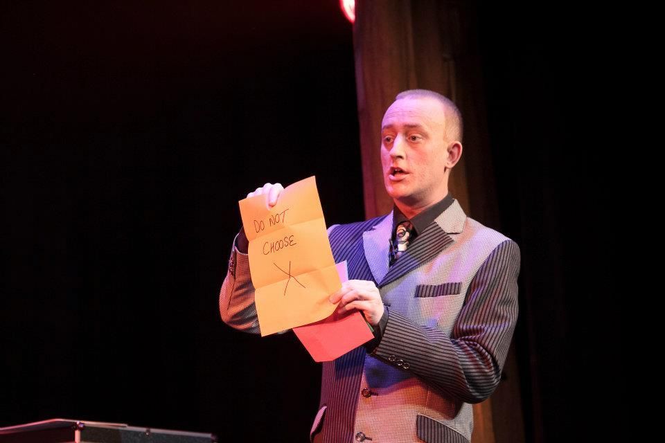 THE WORKING PSYCHIC'S SECRET COLD READING METHODS