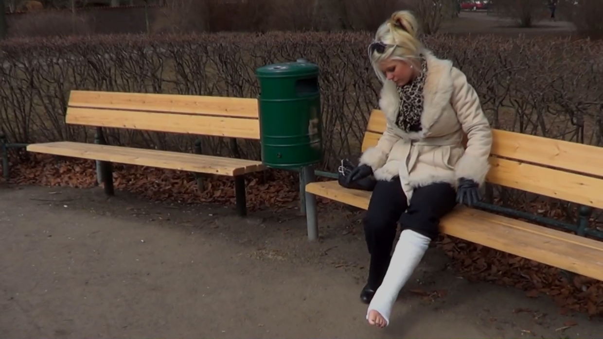 Ice 1-1 SLWC - Walking in the park with my SLWC - 15 min