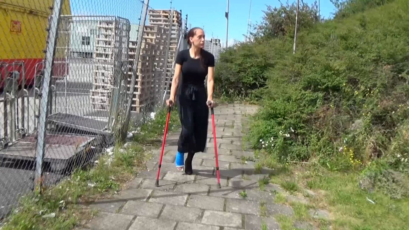 Ice 136 Kneebrace - I dont have a shoe on my foot sinc