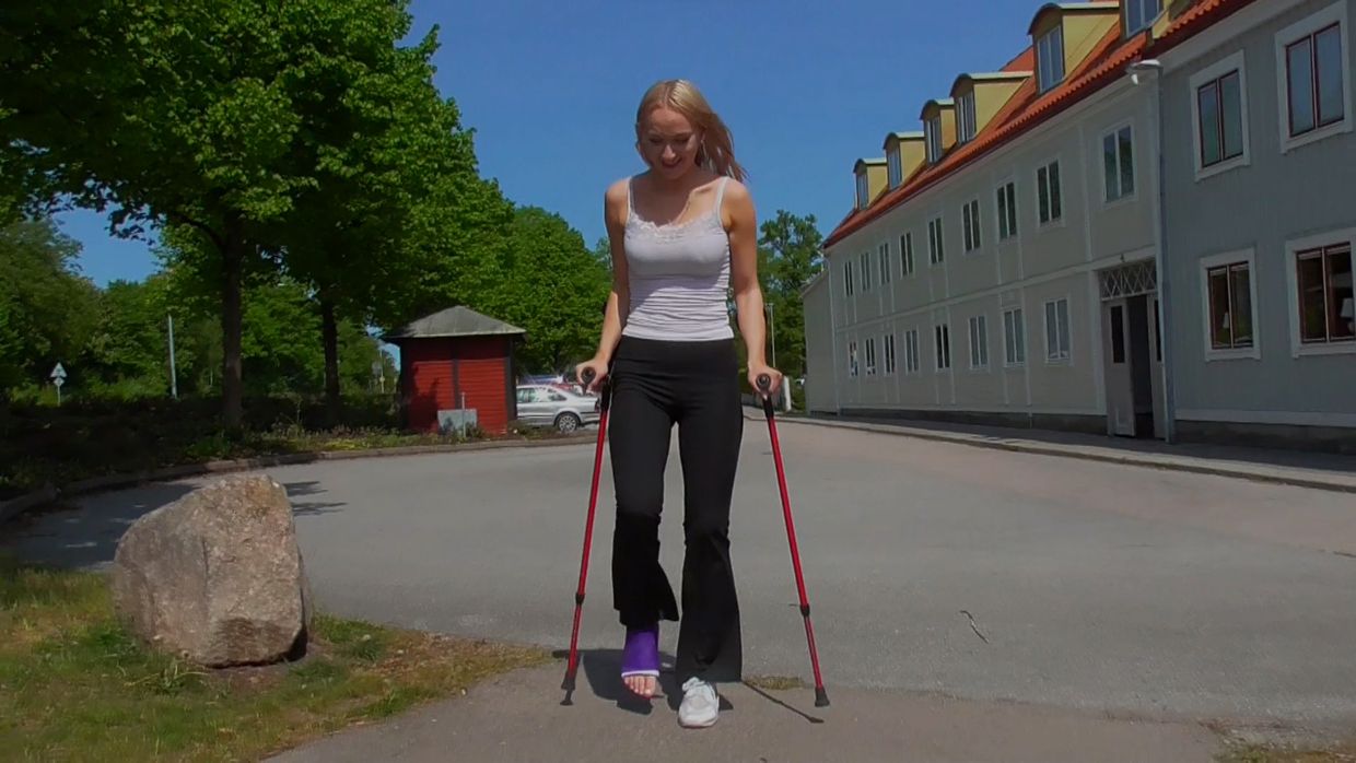 Rosa 4 SLC - I think i need to practice with my crutches - 10 min